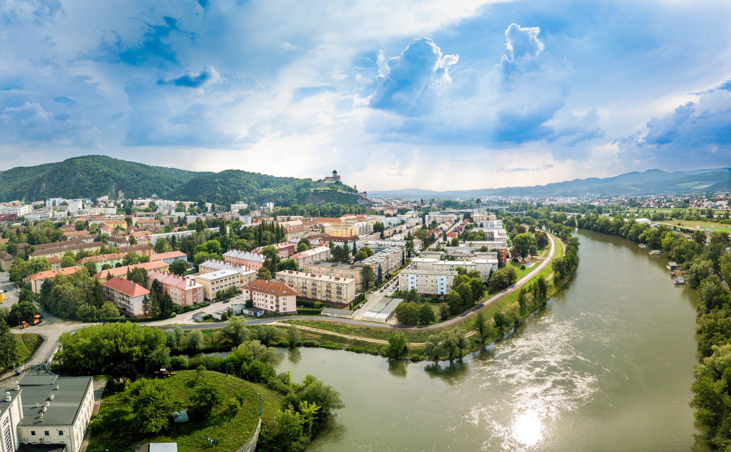 Trenčín získa 5,5 km novej cesty, prosíme vodičov o trpezlivosť » Mesto ...