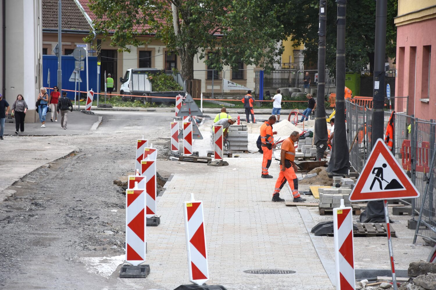 Parkovisko pri evanjelickom kostole je otvorené » Mesto Trenčín